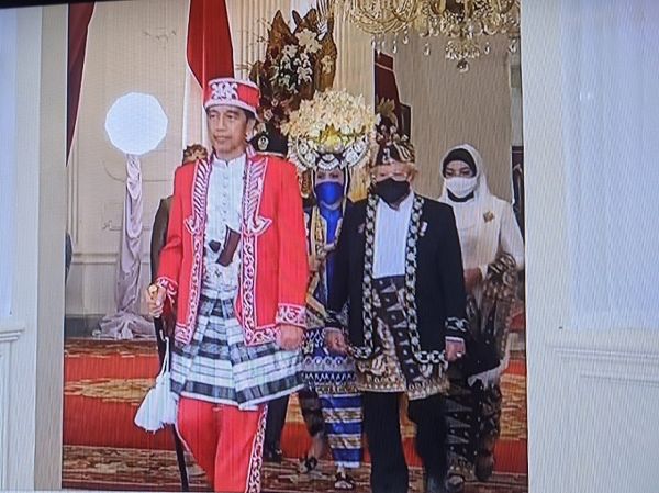 Presiden Jokowi Pakai Baju Adat Buton Dari Sulawesi Tenggara Upacara