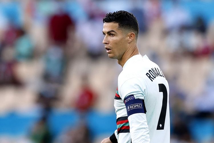 Cristiano Ronaldo Singkirkan Minuman Bersoda tapi Pernah Ketahuan Minum Bir Cristiano Ronaldo Singkirkan Minuman Bersoda tapi Pernah Ketahuan Minum Bir