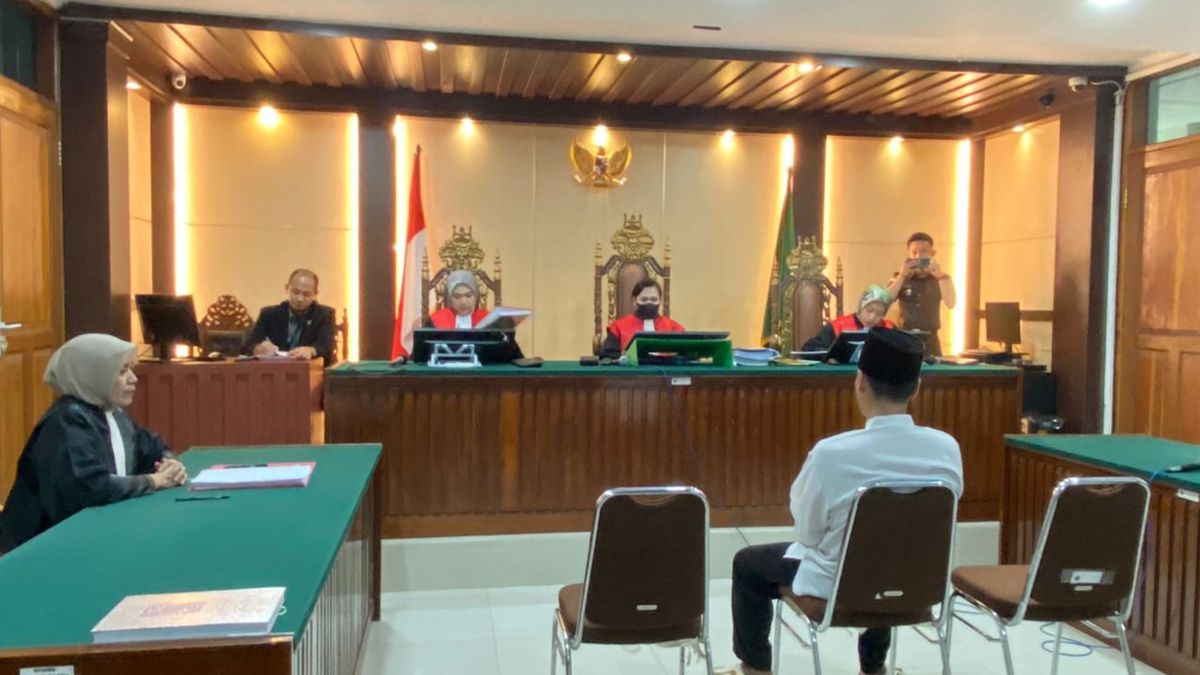 Opan Sopandi, Oknum Guru Ngaji Cabul di Purwakarta Divonis 20 Tahun ... Opan Sopandi, Oknum Guru Ngaji Cabul di Purwakarta Divonis 20 Tahun ...