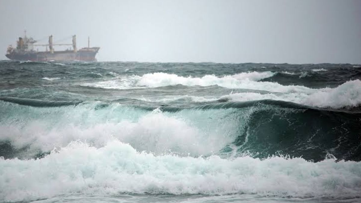 PERINGATAN BMKG: Nelayan dan Wisatawan Hati-hati, Laut Flores ... PERINGATAN BMKG: Nelayan dan Wisatawan Hati-hati, Laut Flores ...