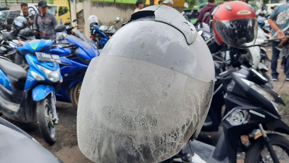 Truk Bermuatan Cairan Kimia Bocor di Padalarang Lukai Puluhan ... Truk Bermuatan Cairan Kimia Bocor di Padalarang Lukai Puluhan ...