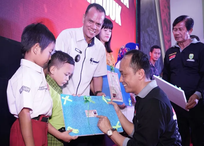 Cara dan Syarat Membuat KIA Cukup Mudah, Kartu Identitas Anak Banyak ... Cara dan Syarat Membuat KIA Cukup Mudah, Kartu Identitas Anak Banyak ...
